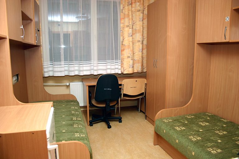Student Dormitory ComplexNo. 4 Dendryt, Cezar - Akademiki
