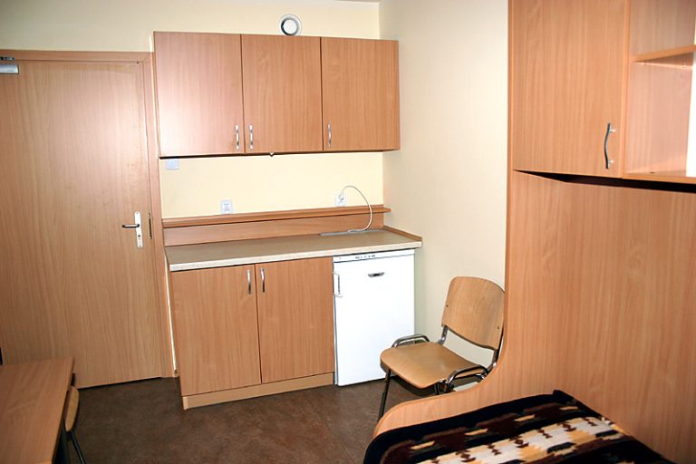 Student Dormitory ComplexNo. 4 Dendryt, Cezar - Akademiki